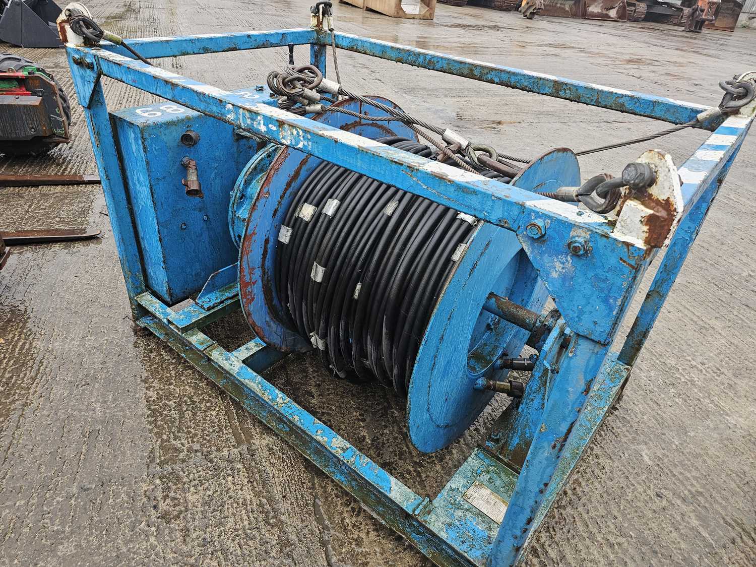 Lot 819 - SSCS Hydraulic Pipe Winch