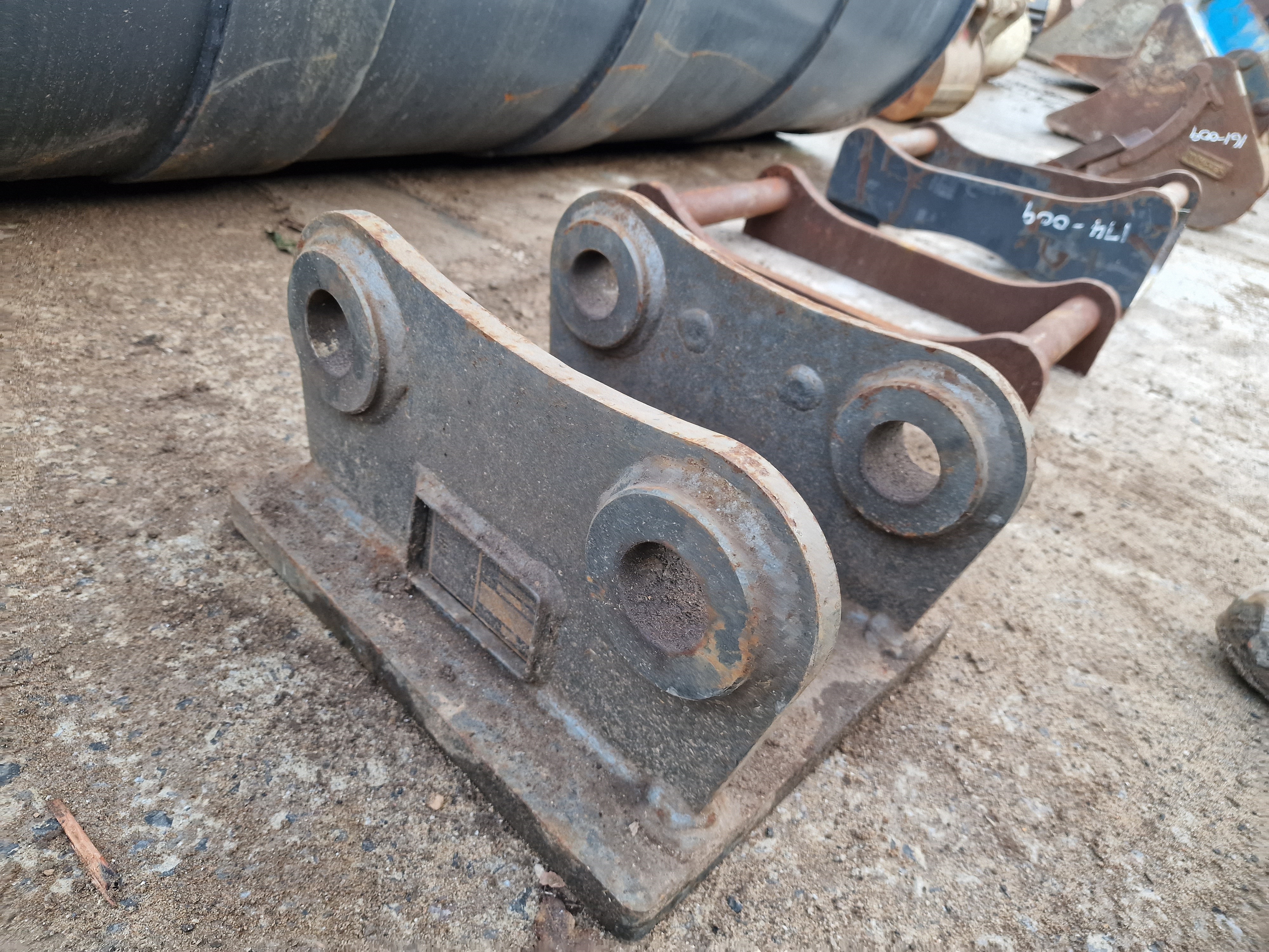 Lot 307 - Head Stock 45mm Pin to suit 4-6 Ton