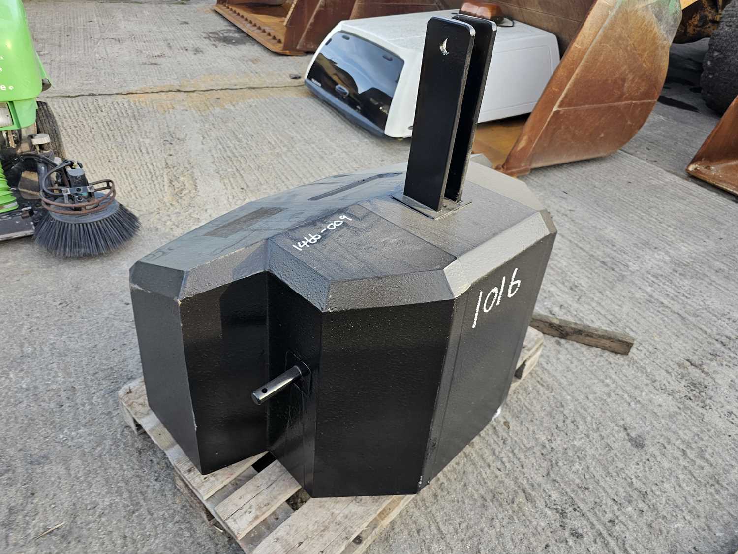Lot 401 - Unused 1000Kg Weight Block to suit 3 Point