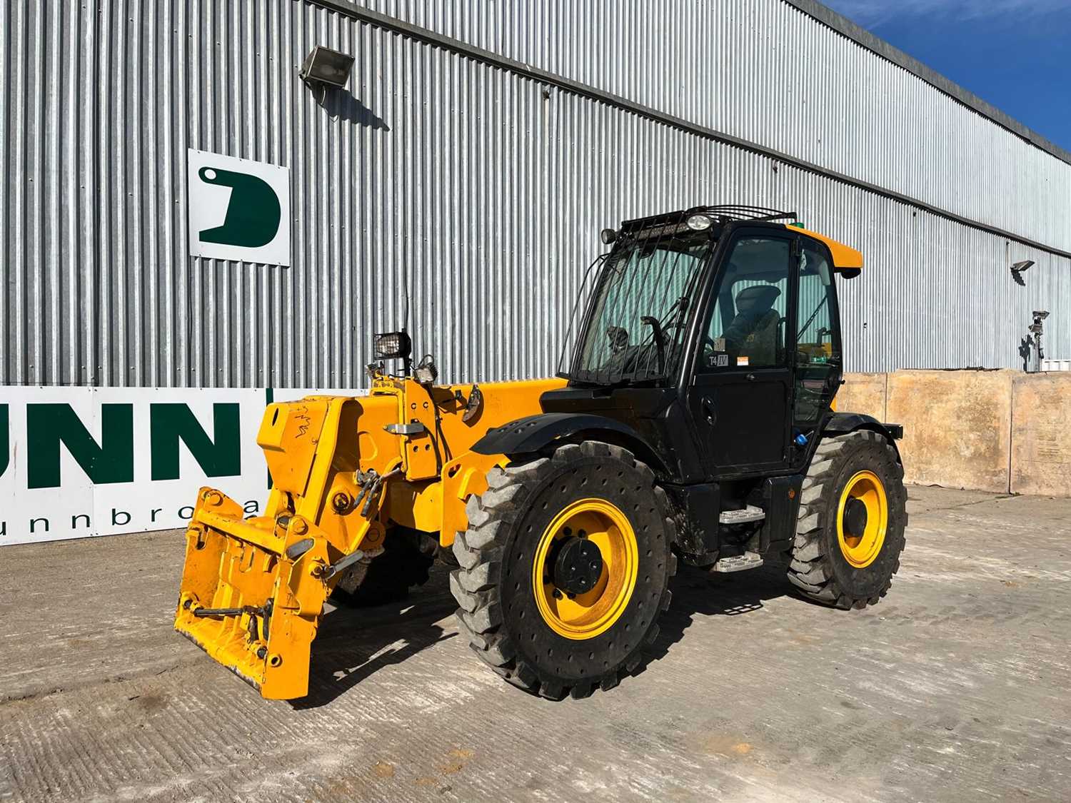 Lot 141 - 2017 JCB 560-80 Waste Master Telehandler,