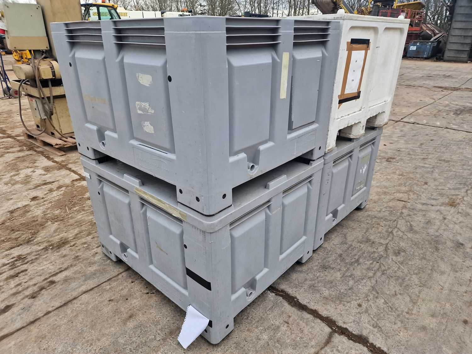 Lot 481 - 120cm x 100cm Plastic Stillage (4 of)