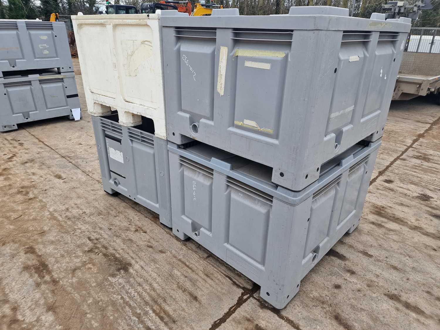 Lot 482 - 120cm x 100cm Plastic Stillage (4 of)