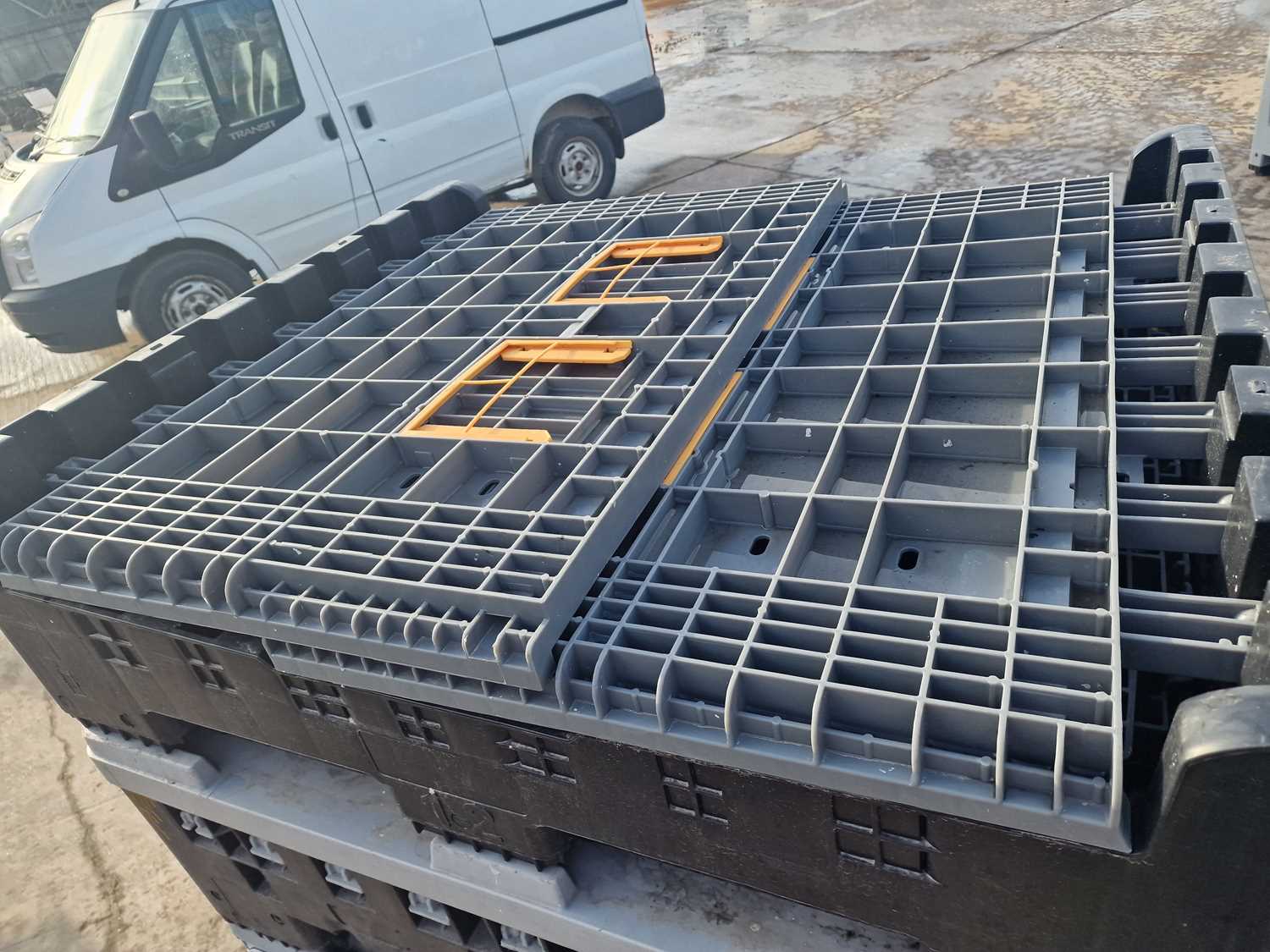 Lot 479 - 120cm x 100cm Plastic Collapsible Stillage