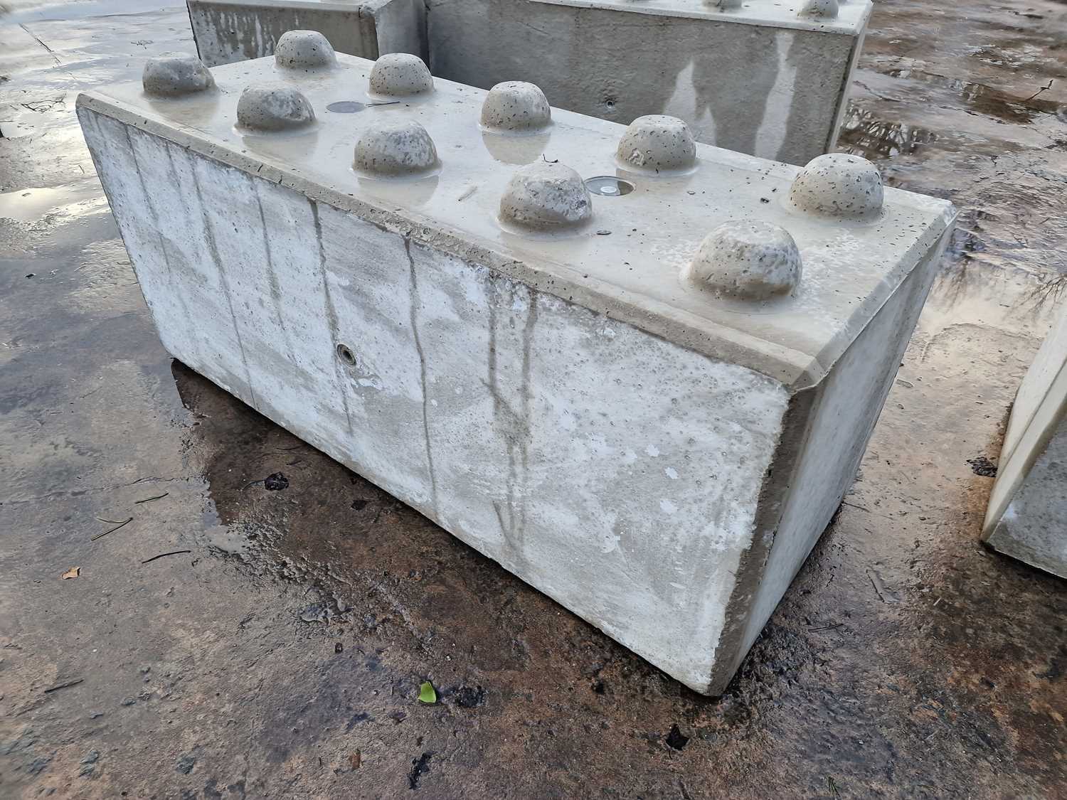 Lot 654 - NEW Concrete Lego Block (5 of)