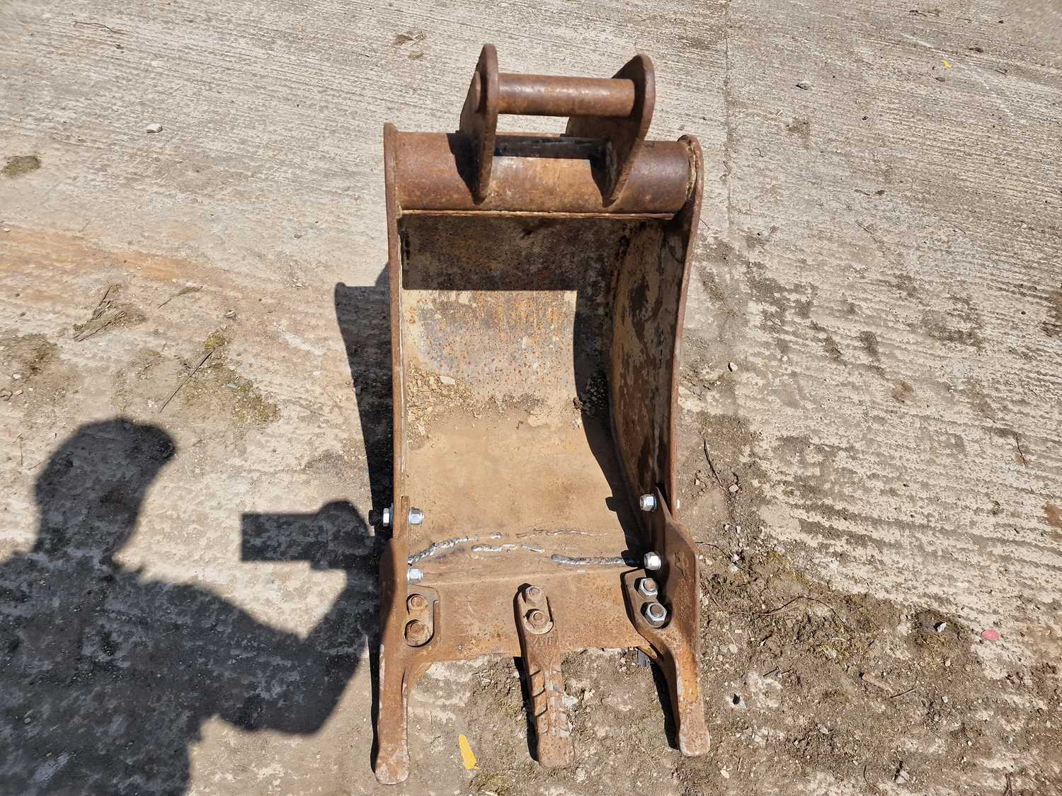 18" Digging Bucket 45mm Pin to suit 4-6 Ton Excavator