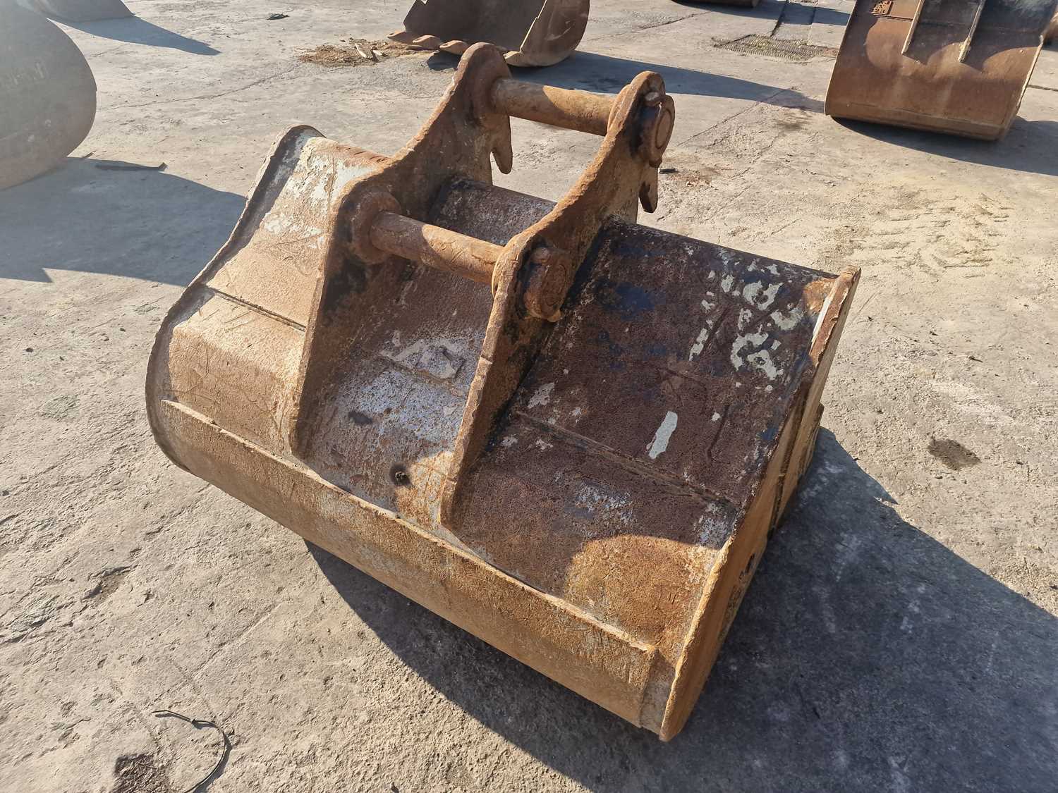 Rhinox 48" Digging Bucket 65mm Pin to suit 13 Ton