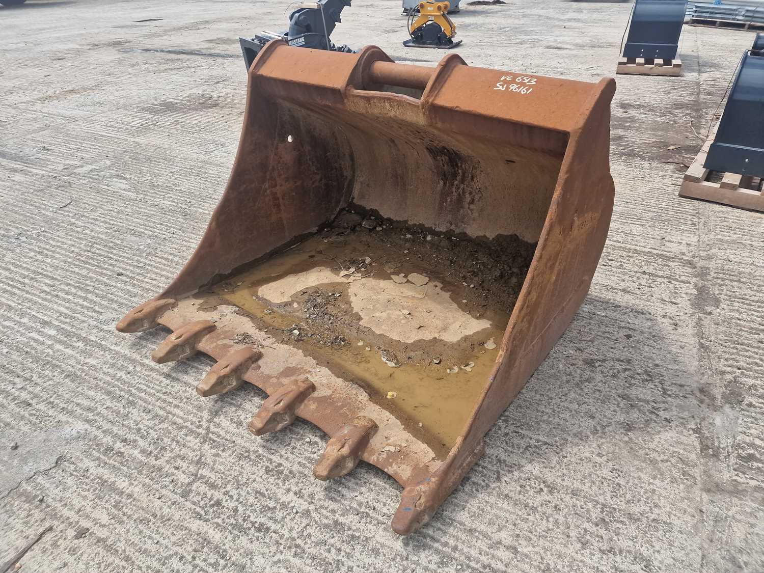 60" Scoop Bucket 80mm Pin to suit 20 Ton Excavator