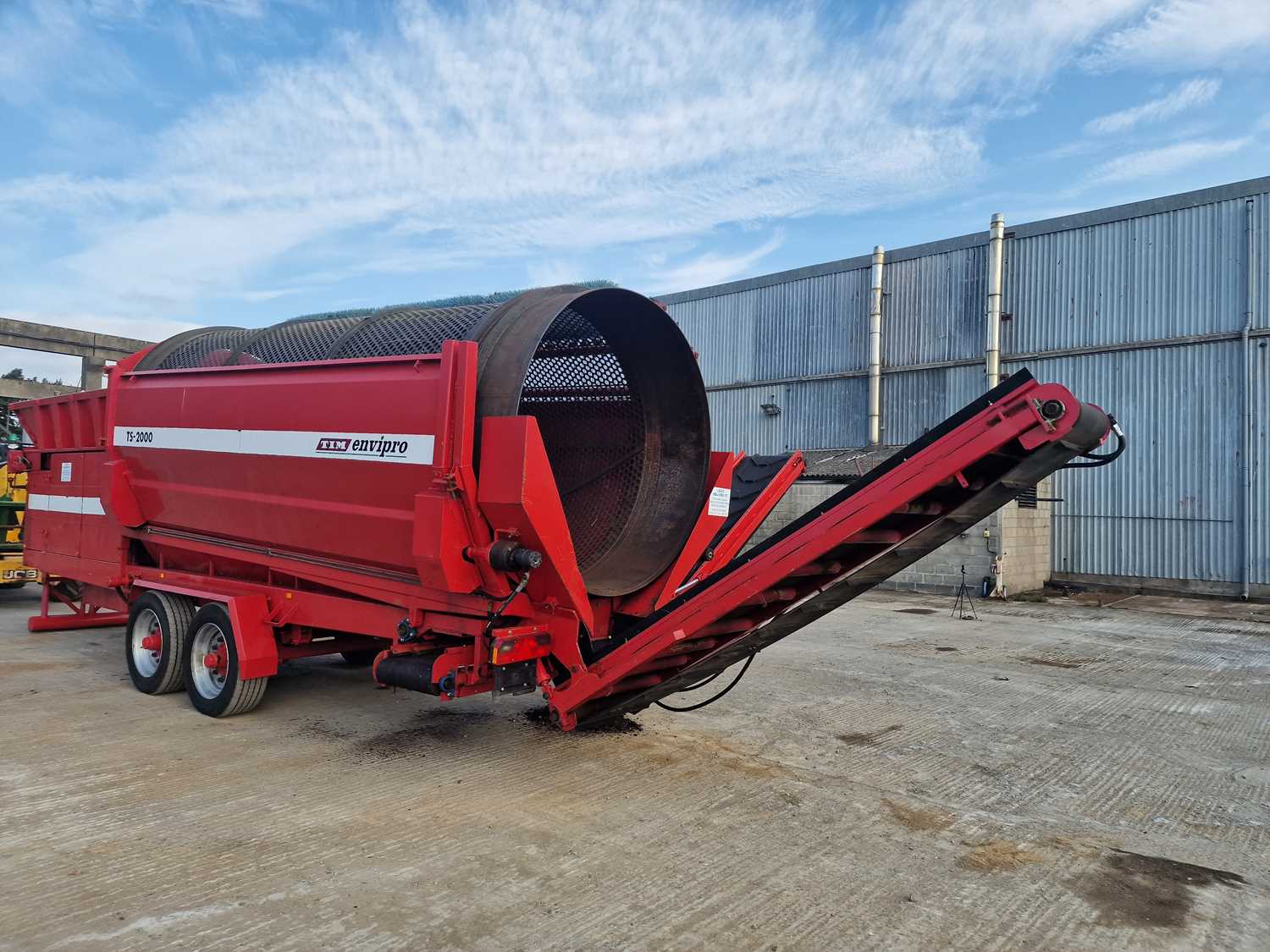 TIM TS-2000 Enviro Pro Twin Axle Trommel Screener,