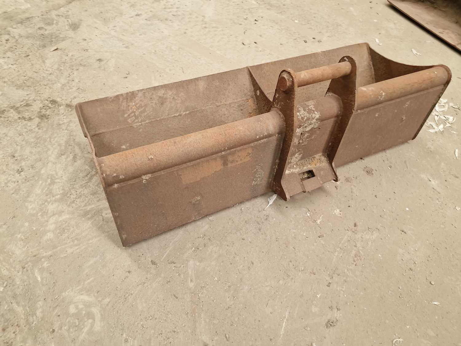 Lot 772 - 52" Grading Bucket 40mm Harford Hitch to