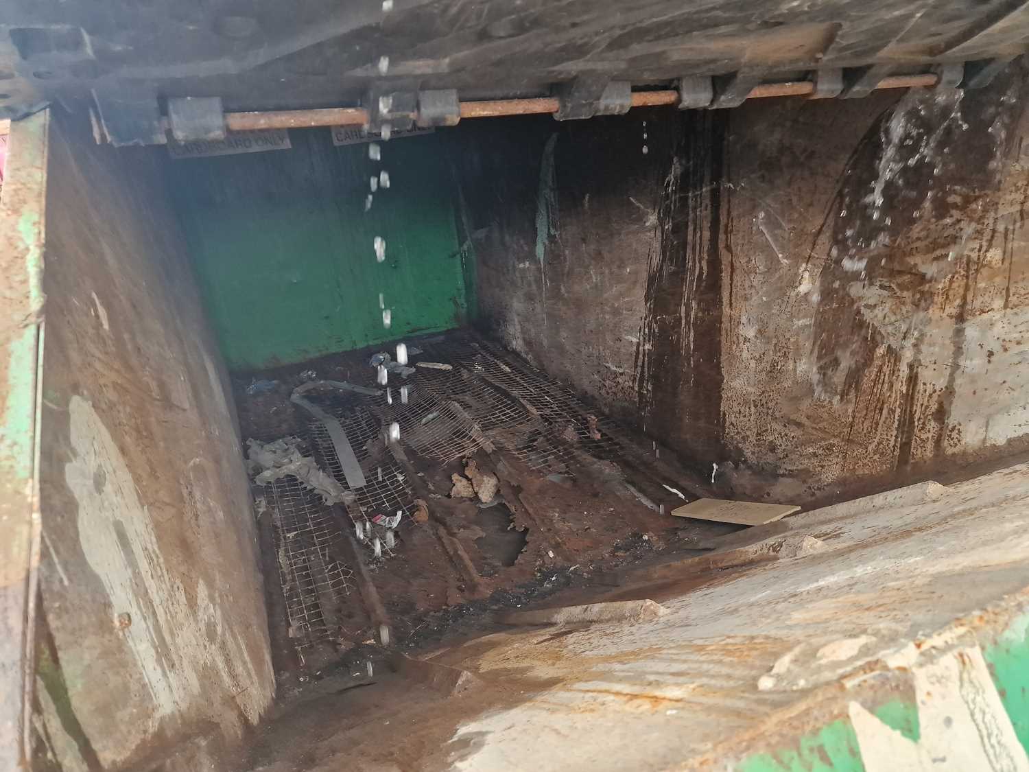 Lot 871 - 16 Yard Enclosed Skip to suit Skip Loader