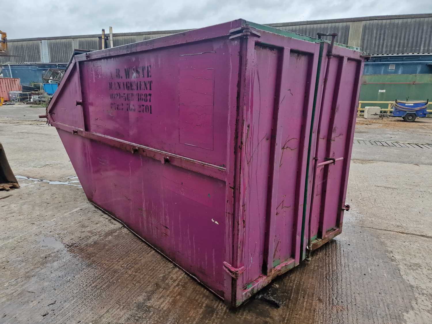 Lot 871 - 16 Yard Enclosed Skip to suit Skip Loader
