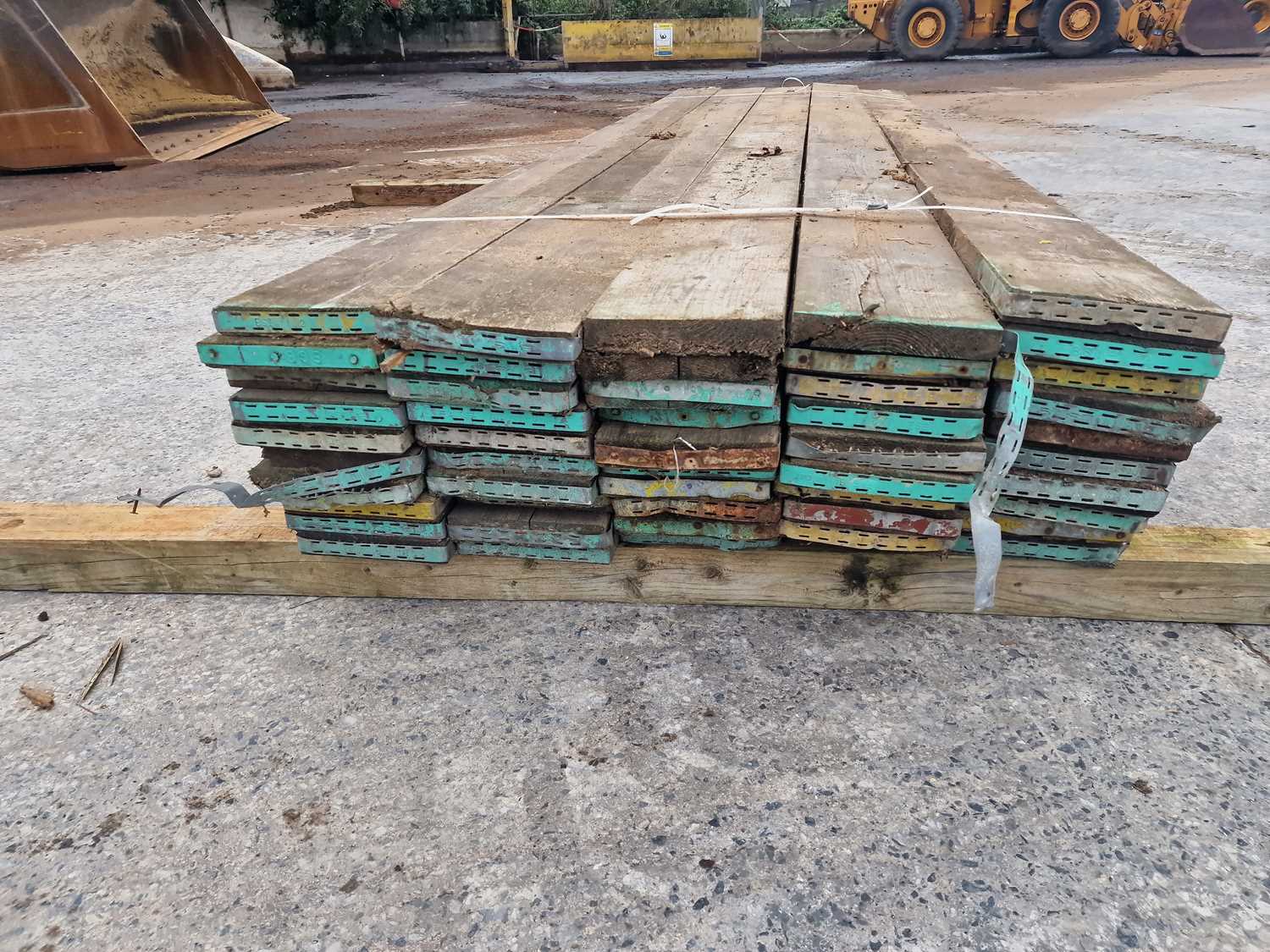 Lot 549 - Bundle of 13' Scaffolding Boards
