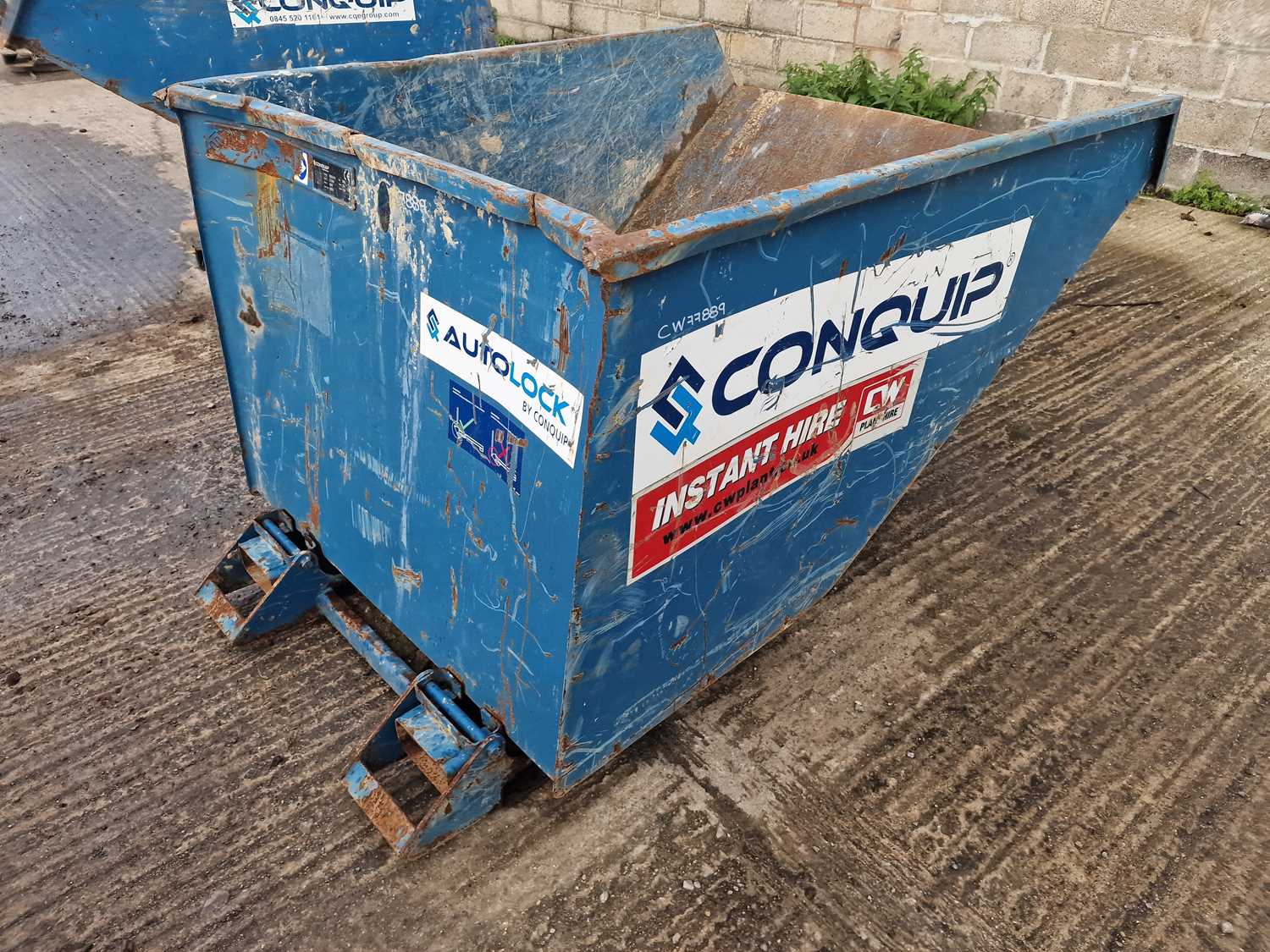 Lot 643 - 2022 Conquip 2000Kg Skip to suit Forklift