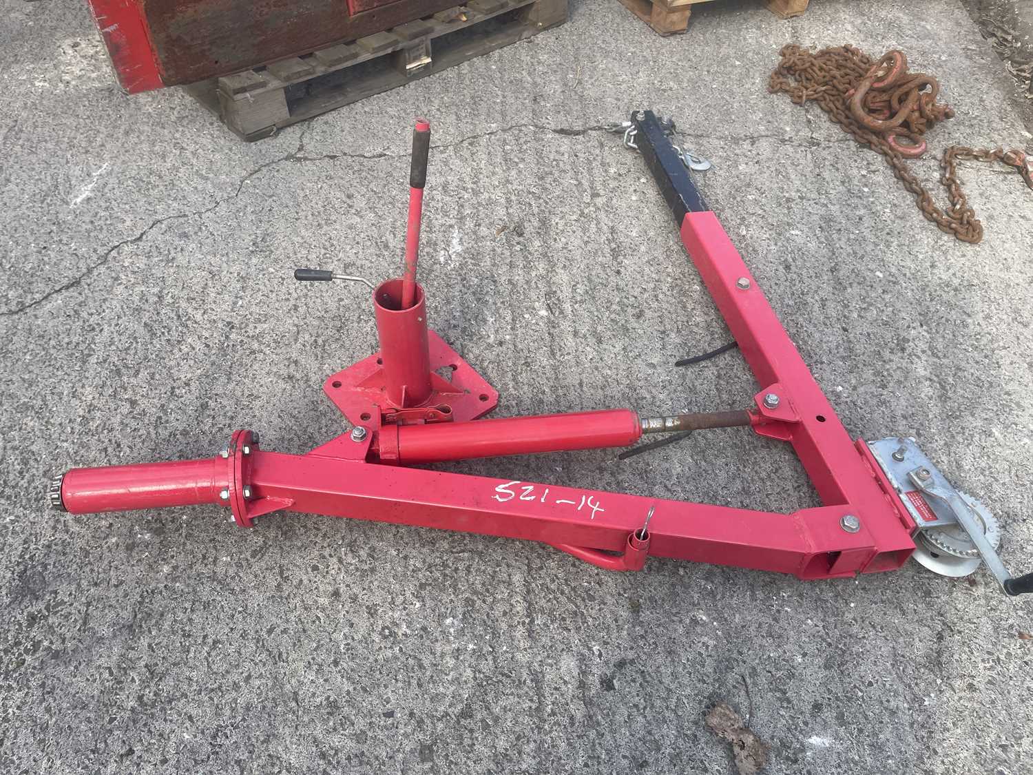 Lot 584 - Pick Up Mounted Hoist