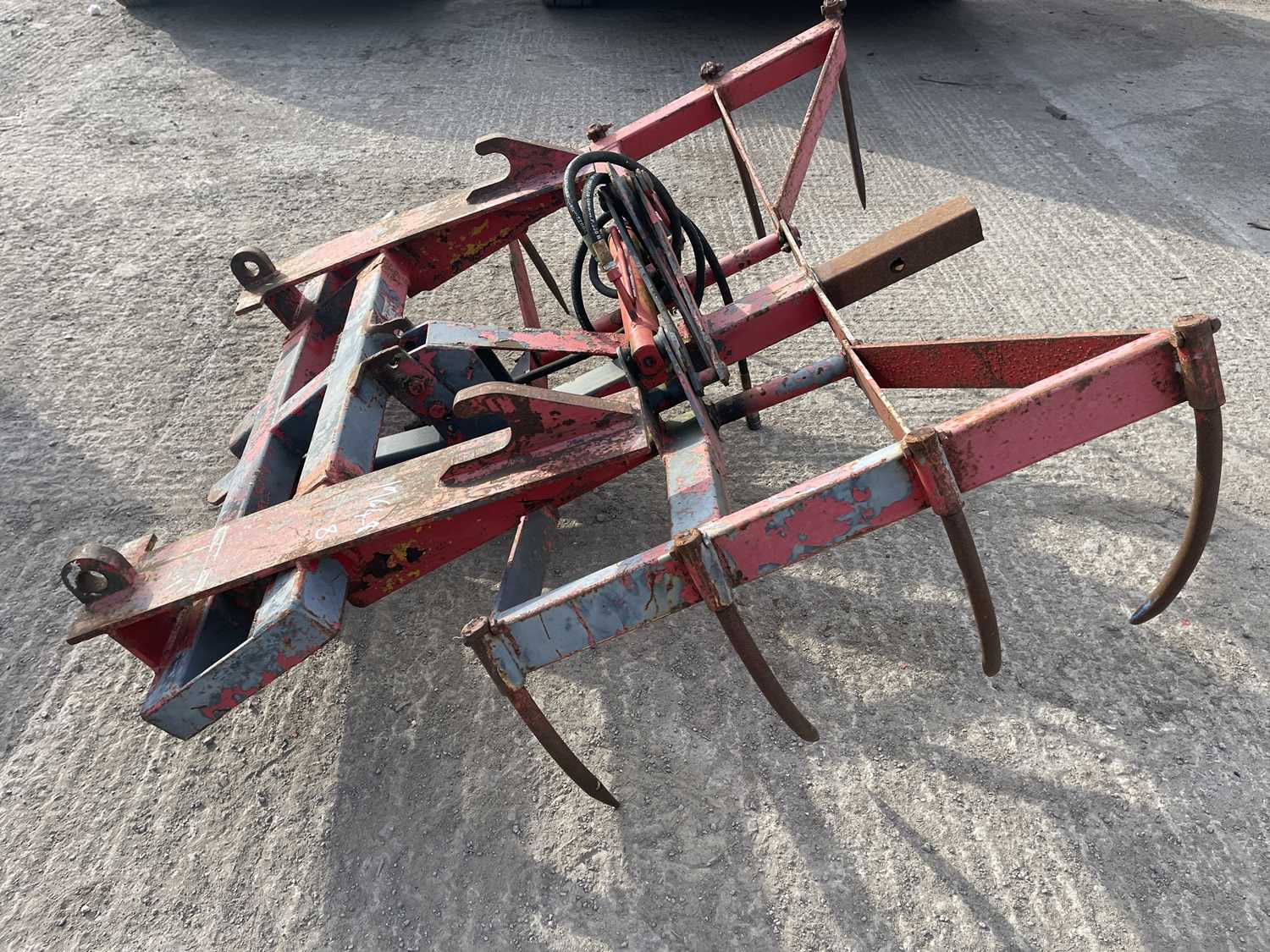 Lot 181 - Chilton Hydraulic Bale Grab to suit JCB