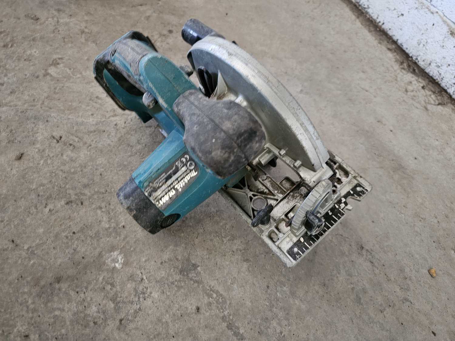 Lot 20 - Makita DSS611 18Volt Cordless Circular Saw