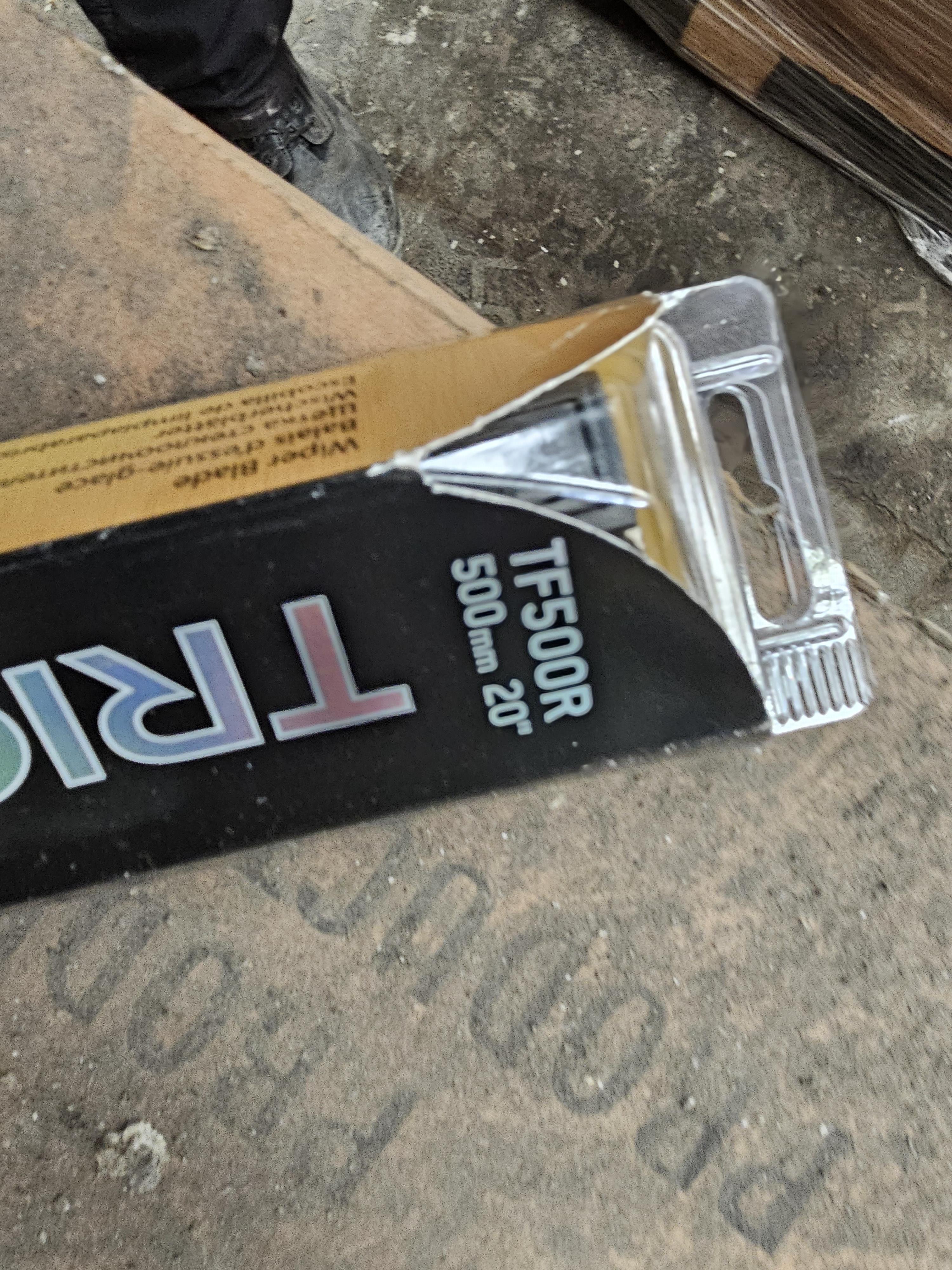 Lot 348 - Unused Pallet of Trico TF500R Windscreen