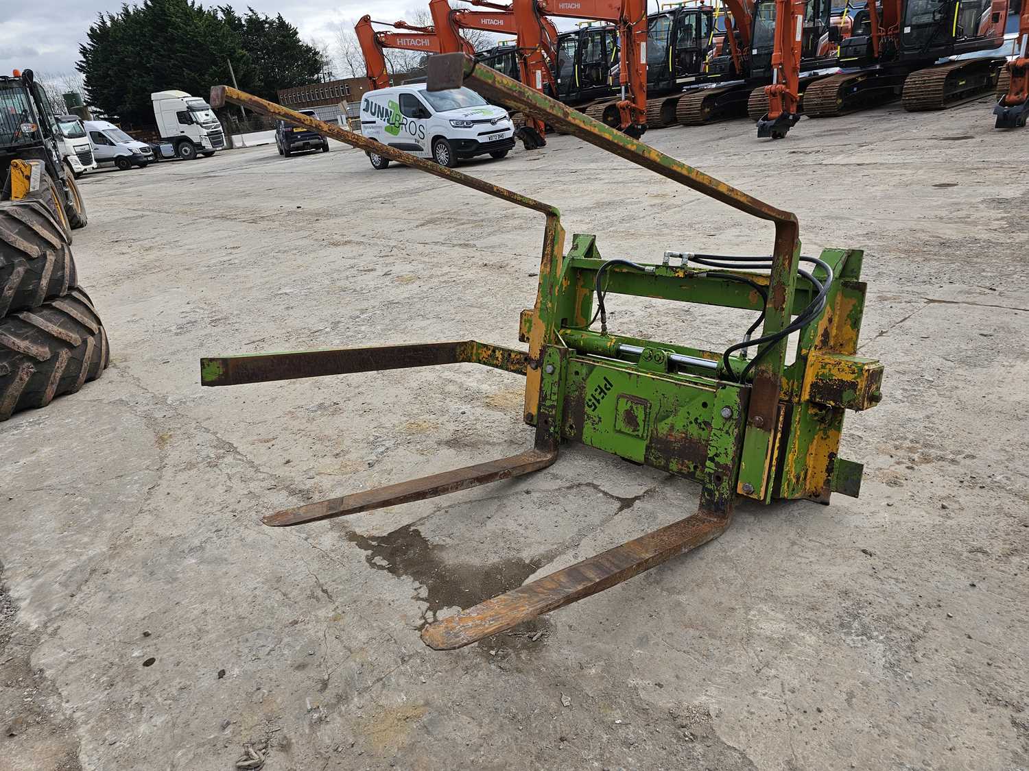 Lot 538 - Hydraulic Box Turner Forks to suit JCB