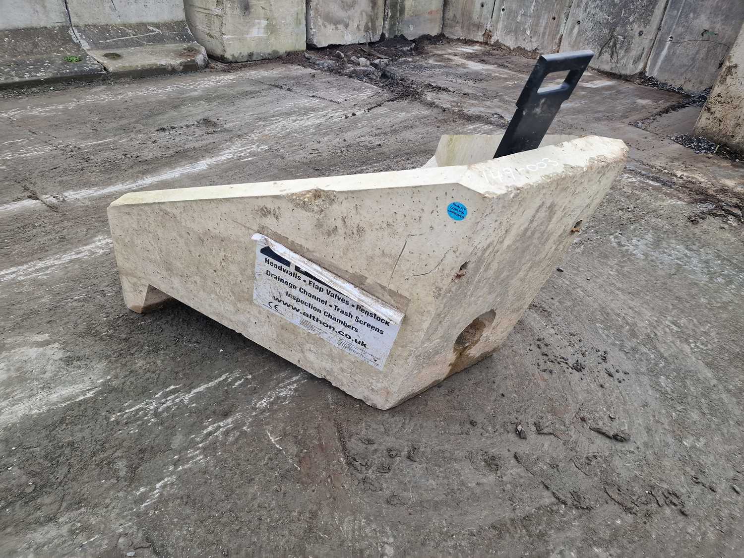 Lot 361 - 50cm to 145cm x 90cm Headwall with Gate