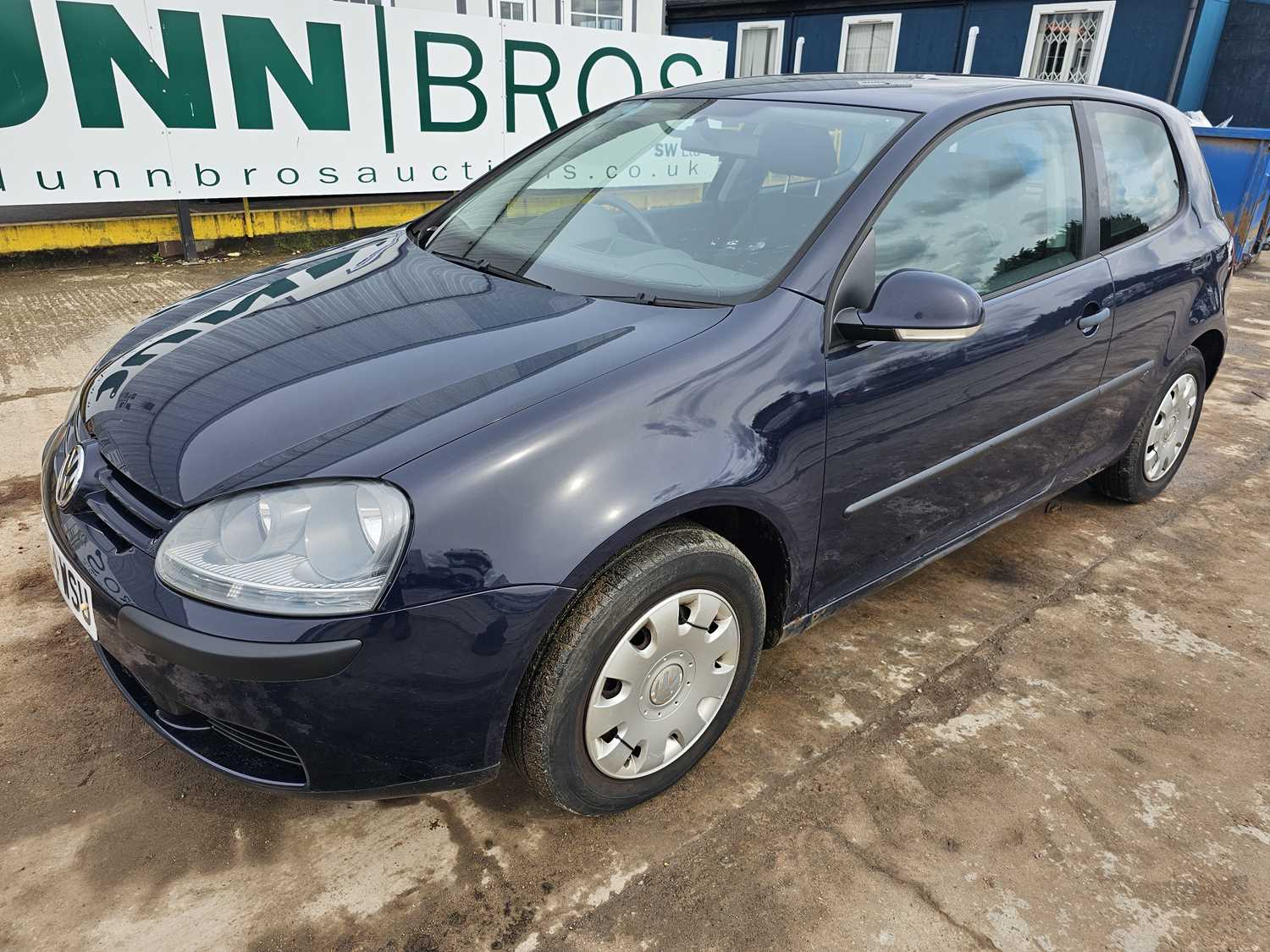 Lot 5 - 2005 Volkswagen Golf FSi S, 5 Speed, A/C (Reg.