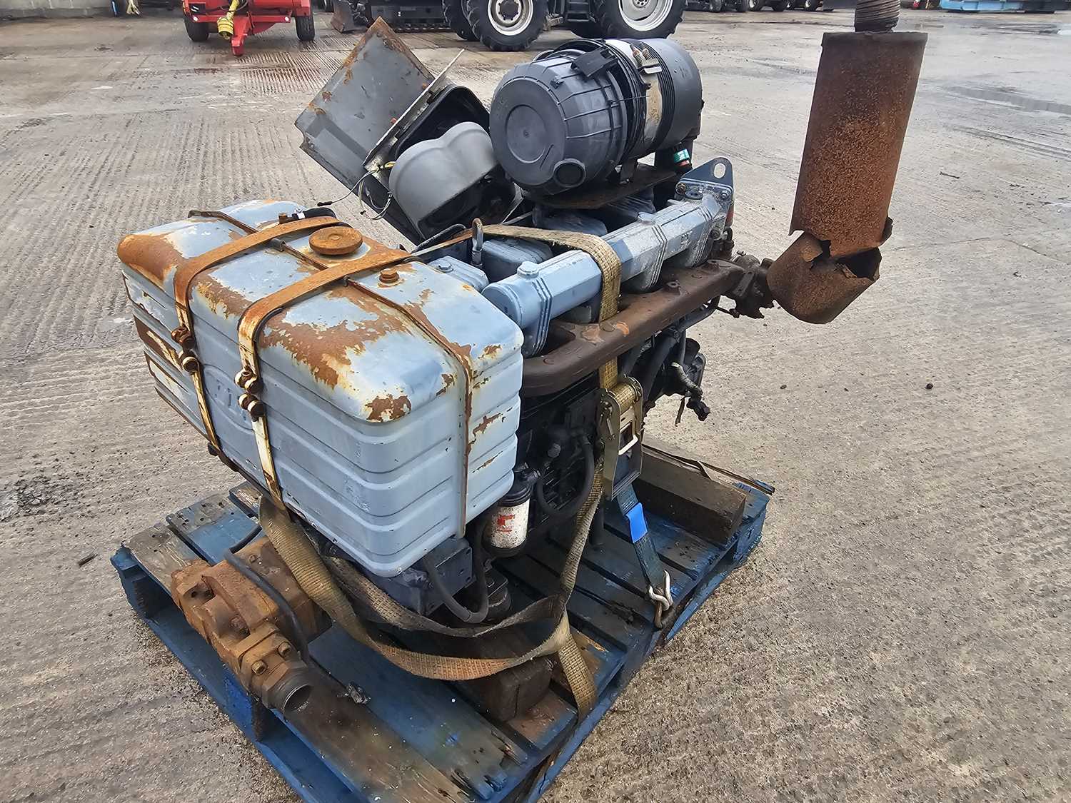 VM Motors 4 Cylinder Engine