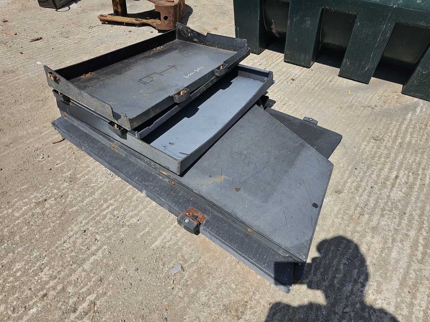 Lot 364 - Selection of Vandal Guards