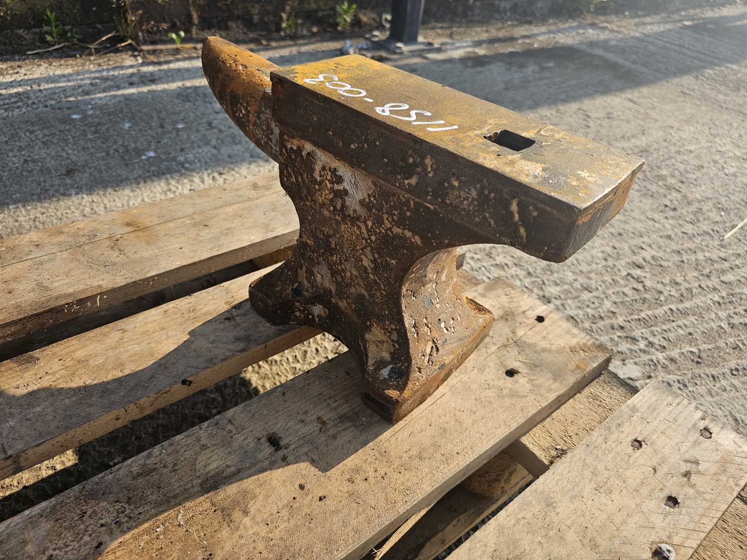 Lot 21 - Small Anvil