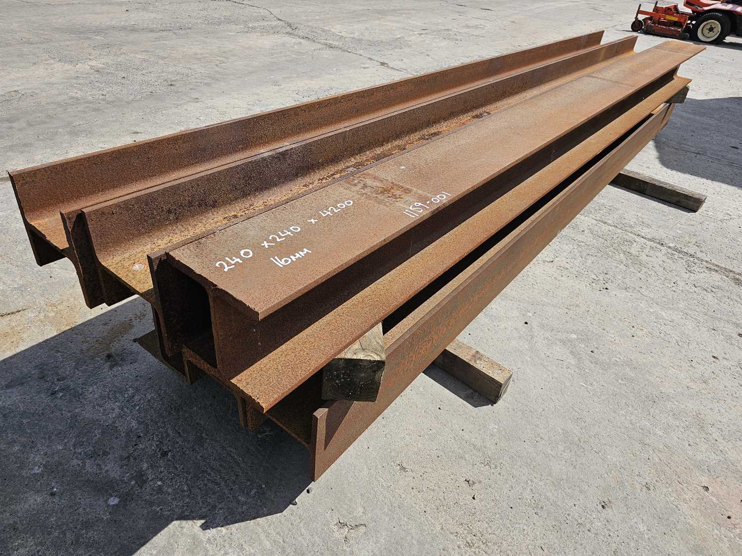 Lot 639 - 240mm x 240mm x 4200mm x 16mm Steel I Beam