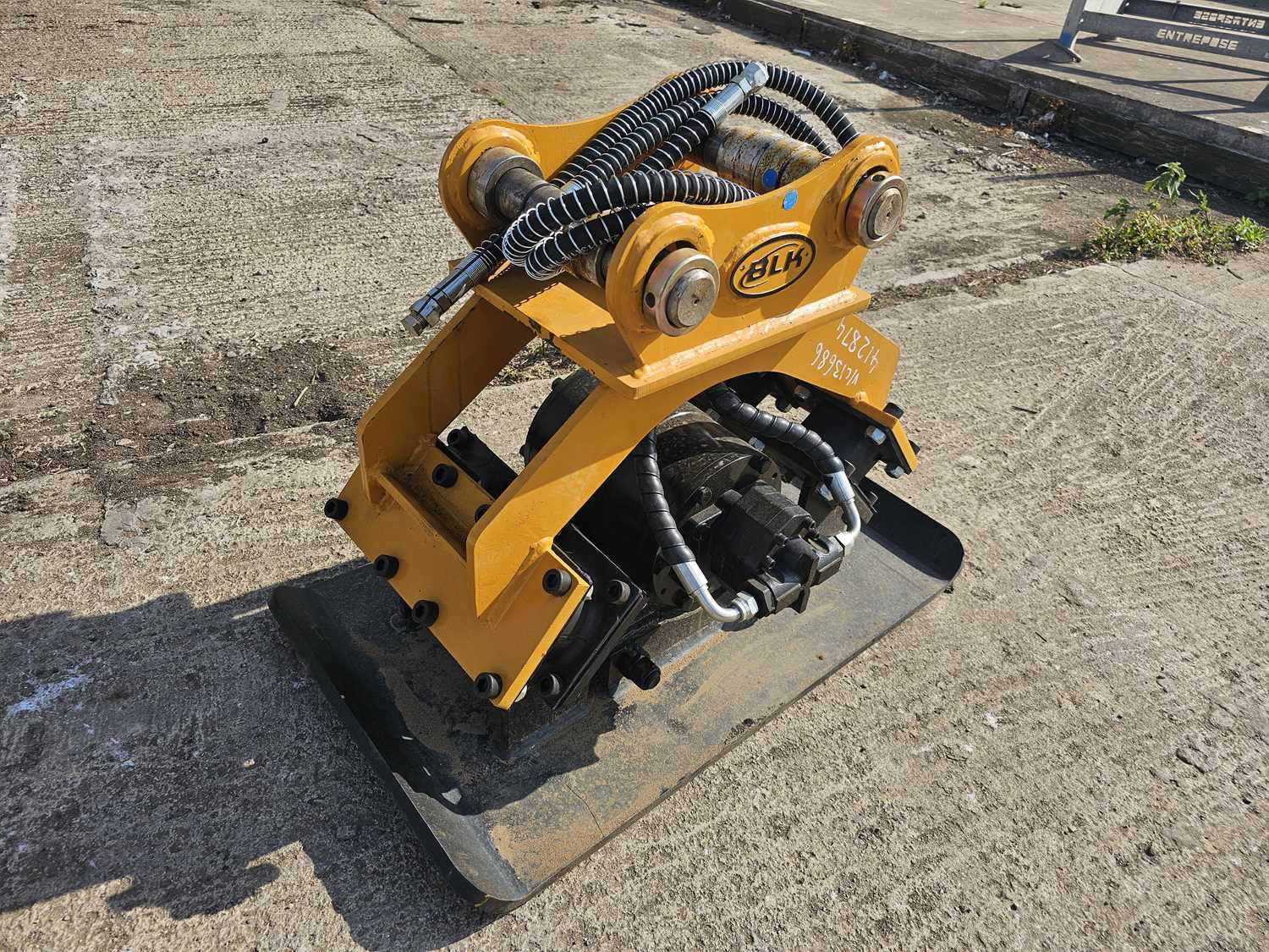 Unused BLK Hydraulic Compaction Plate 50mm Pin to suit