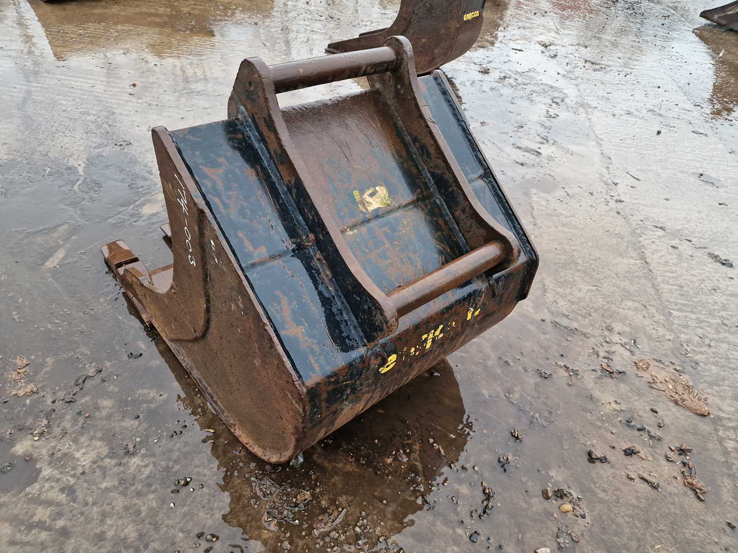 Lot 267 - Engcon 26" Digging Bucket S45 Hitch to suit