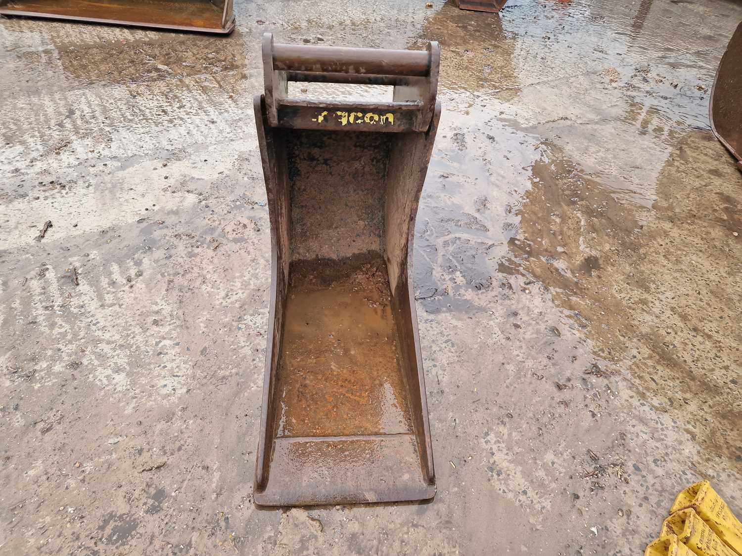 Lot 270 - Engcon 15" Digging Bucket S45 Hitch to suit