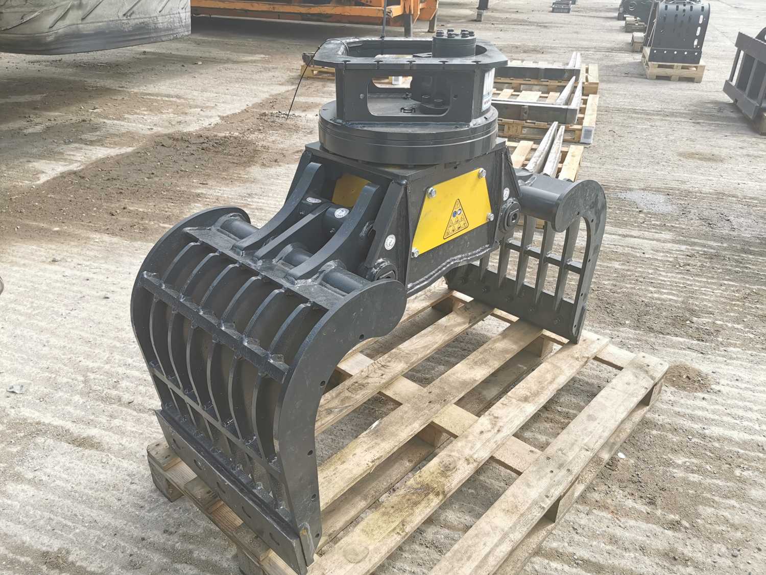 Unused 2024 Mustang GRP250D Hydraulic Rotating